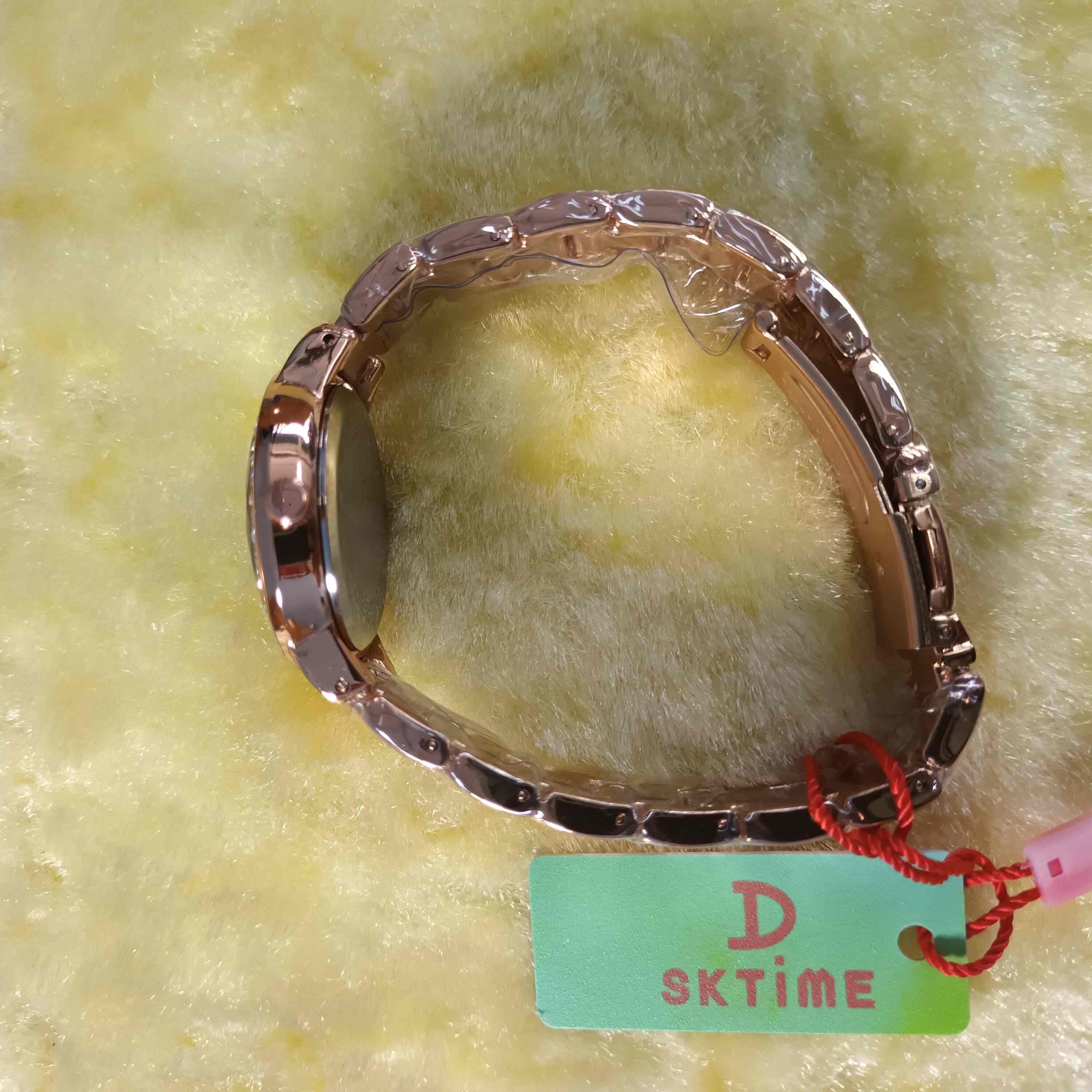 นาฬิกาสุภาพสตรี SK TIME รุ่น D21008 หน้าปัดสีดำ 30MM - P-WATCH - ThaiPick