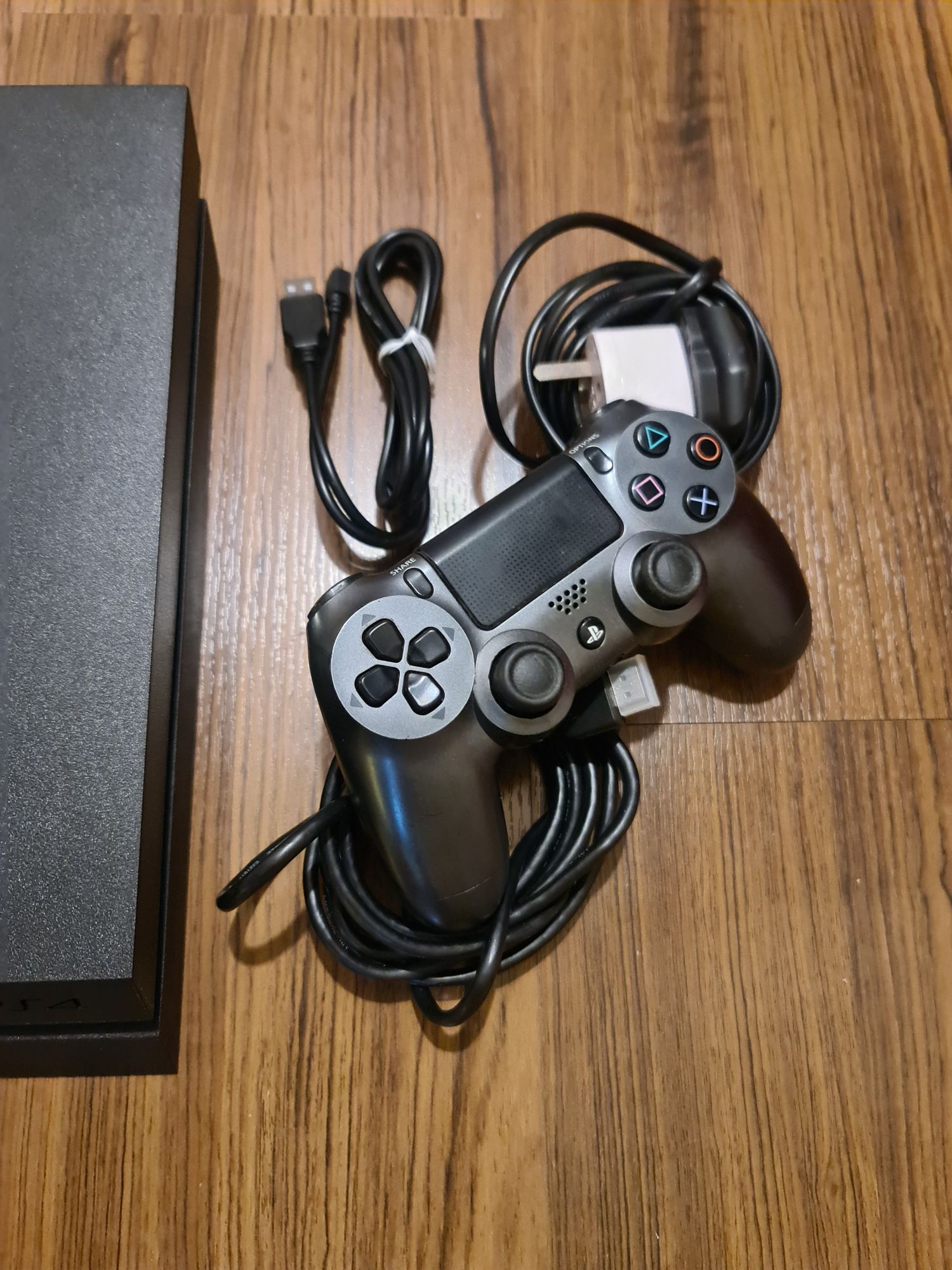 เครื่อง PlayStation 4 (PS4) 1206B 1TB งานกล่องอุปกรณ์ครบพร้อมเล่น ...