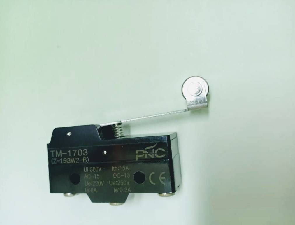 ลิมิตสวิทช์ Limit Switch TM-1703-15A-250V แบบล้อเลื่อน | Lazada.co.th