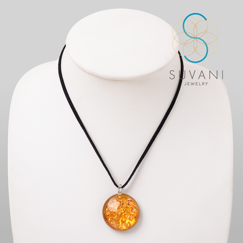 SUVANI จี้แก้วมูราโน่ ลายน้ำวน สีเหลือง สีสันสดใส พร้อมสร้อยคอหนังเทียม ...