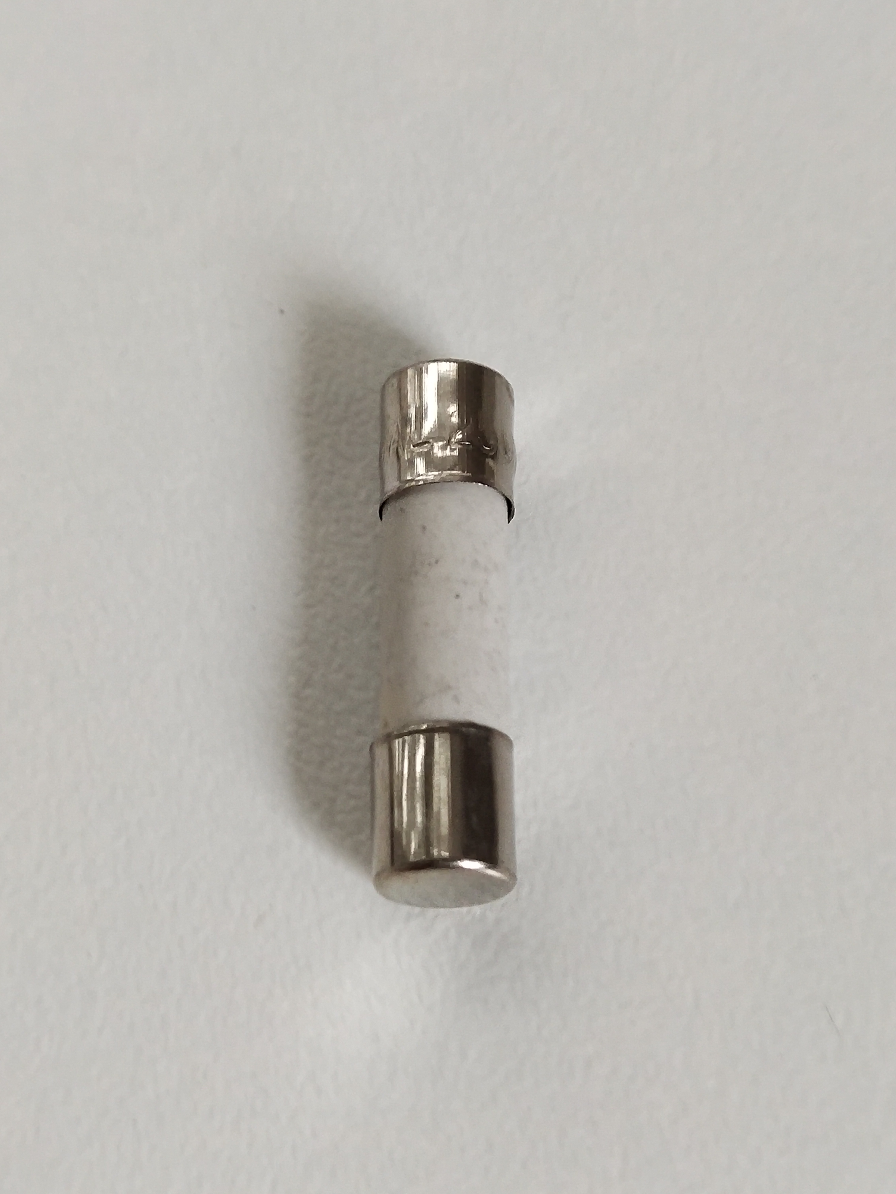 ฟิวส์เซรามิค ไมโครเวฟ Ceramic Fuse 30A 250V ขนาด 5x20 , 5x25 , 6x30 ...