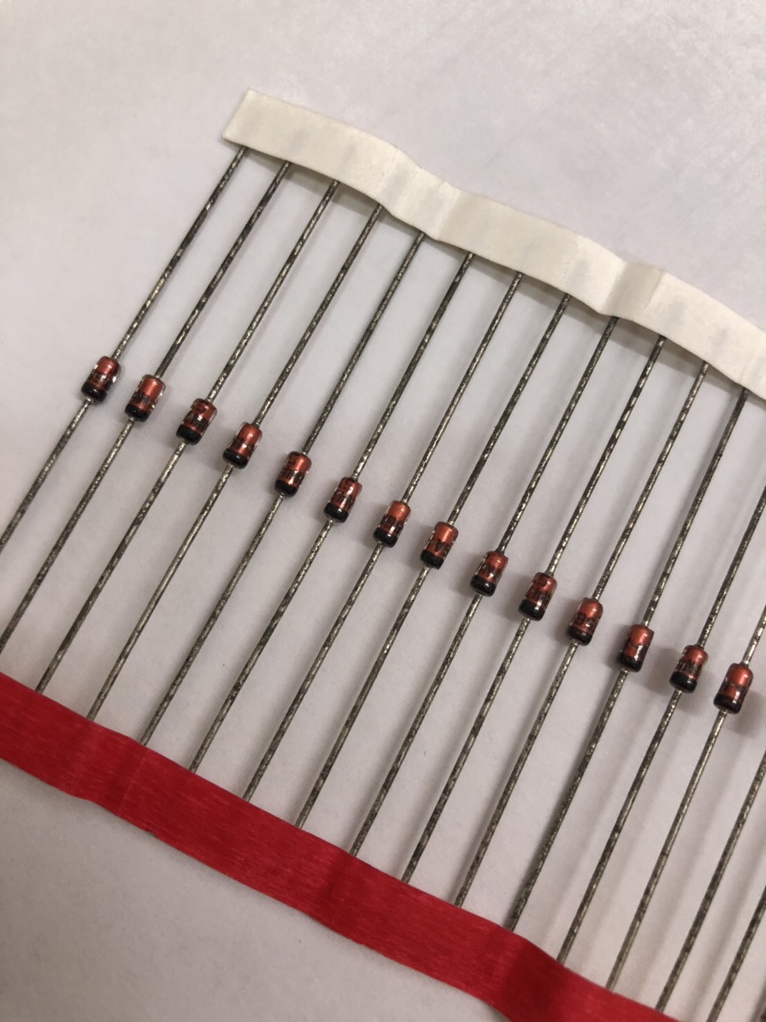 Zener Diode DO-41 3V 3V3 3V6 3V9 4V3 4V7 5V1 5V6 6V2 6V8 7V5 8V2 9V1 10V 11V 12V 13V 15V 1N4733A ...