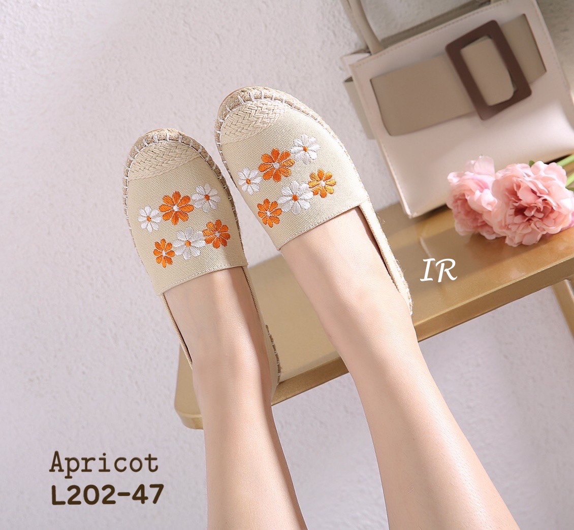 L202-47 รองเท้าคัทชูลำลองแคนวาสปักดอกไม้สีสันสดใส - Fashion_by_nong ...