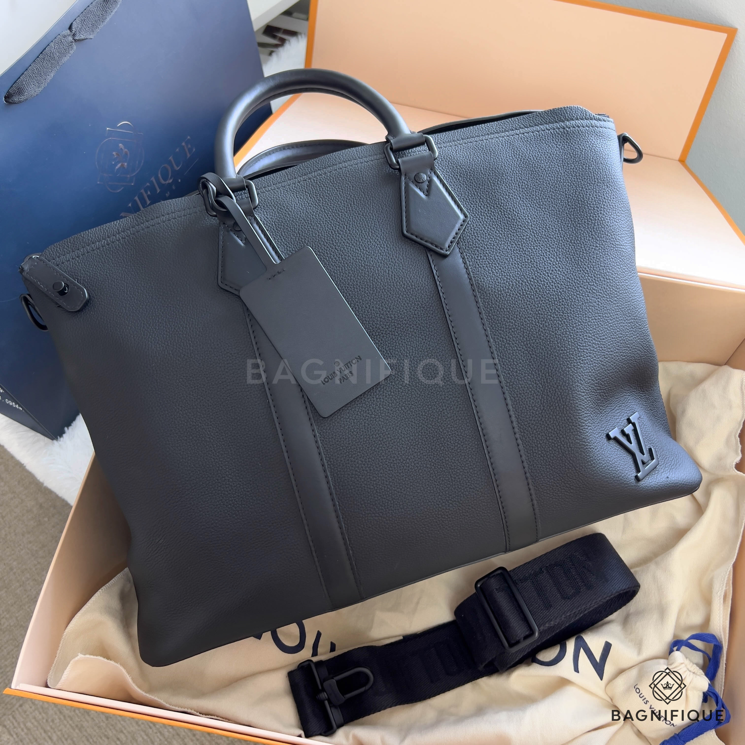 LOUIS VUITTON LOCK IT TOTE 17 BLACK CALF BHW - Bagnifique Brandname ...