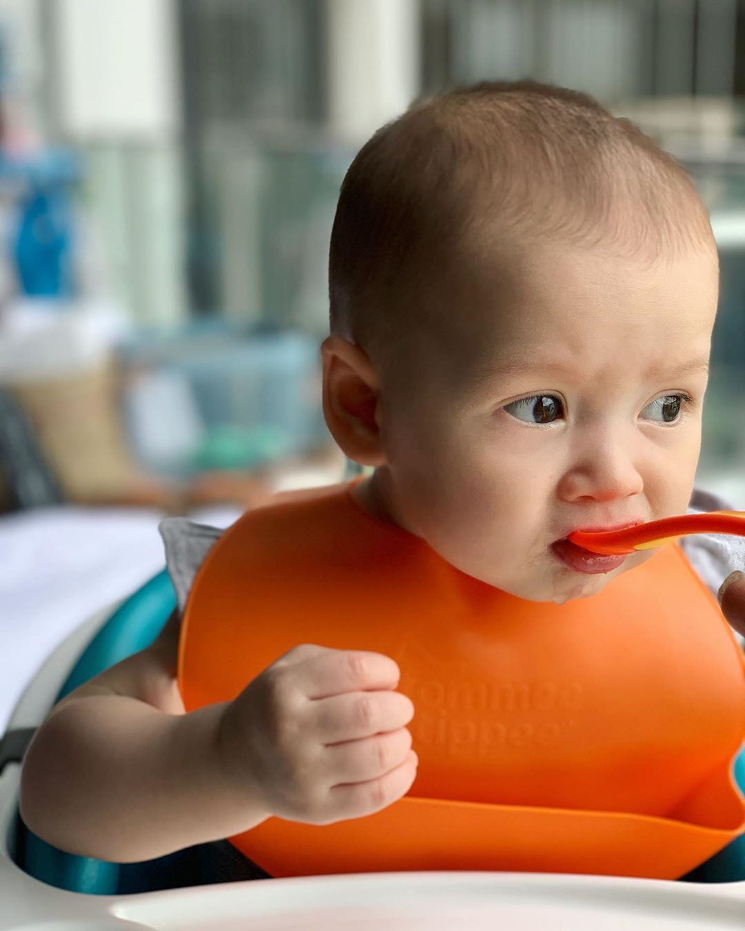 Tommee Tippee Roll & Go Bib ผ้ากันเปื้อน - เบบี้ช้อปปี้ - ThaiPick