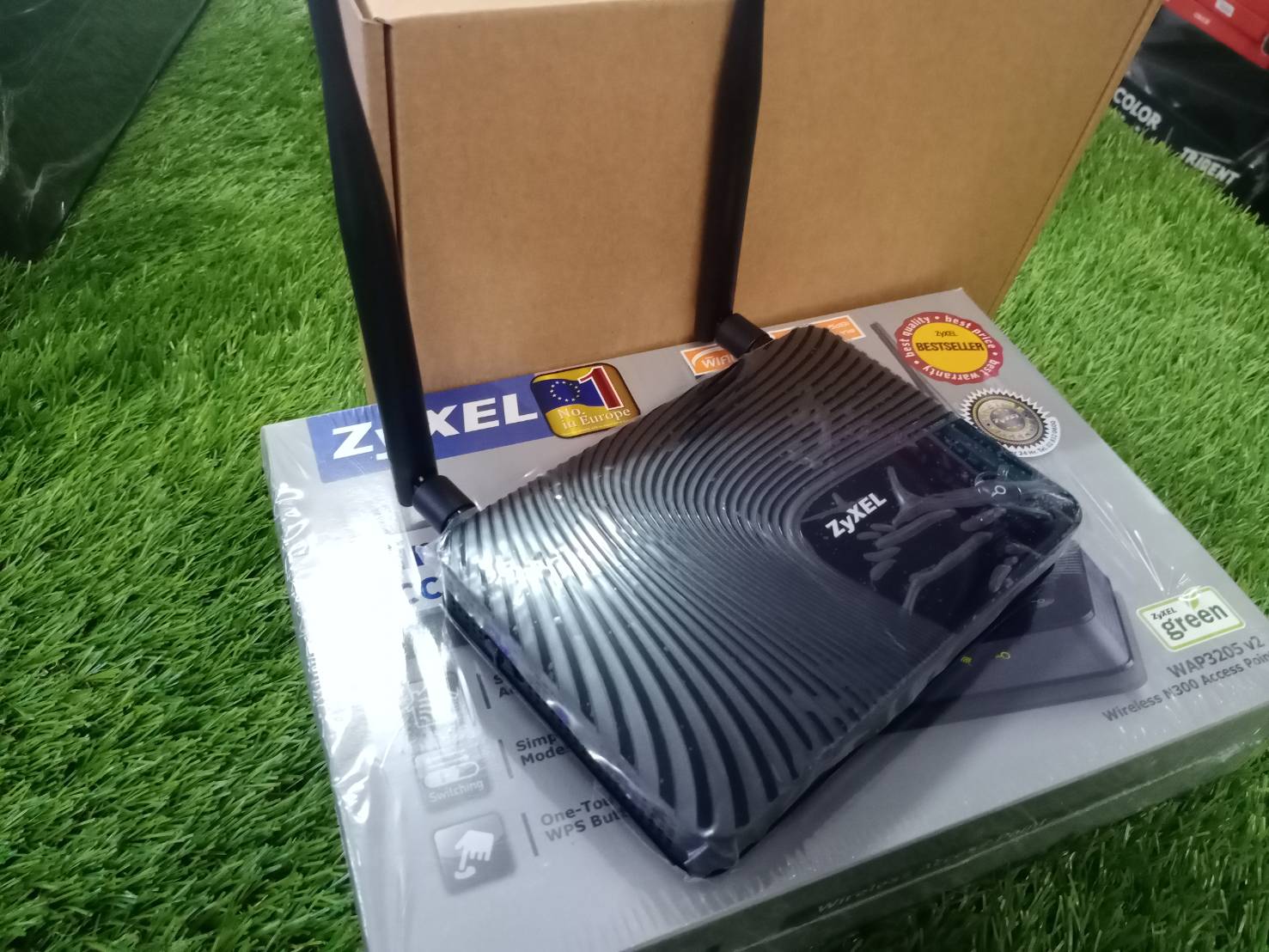 ZyXEL WAP3205 v2 Wireless N300 Access Point - Tomsupersaler1 - ThaiPick