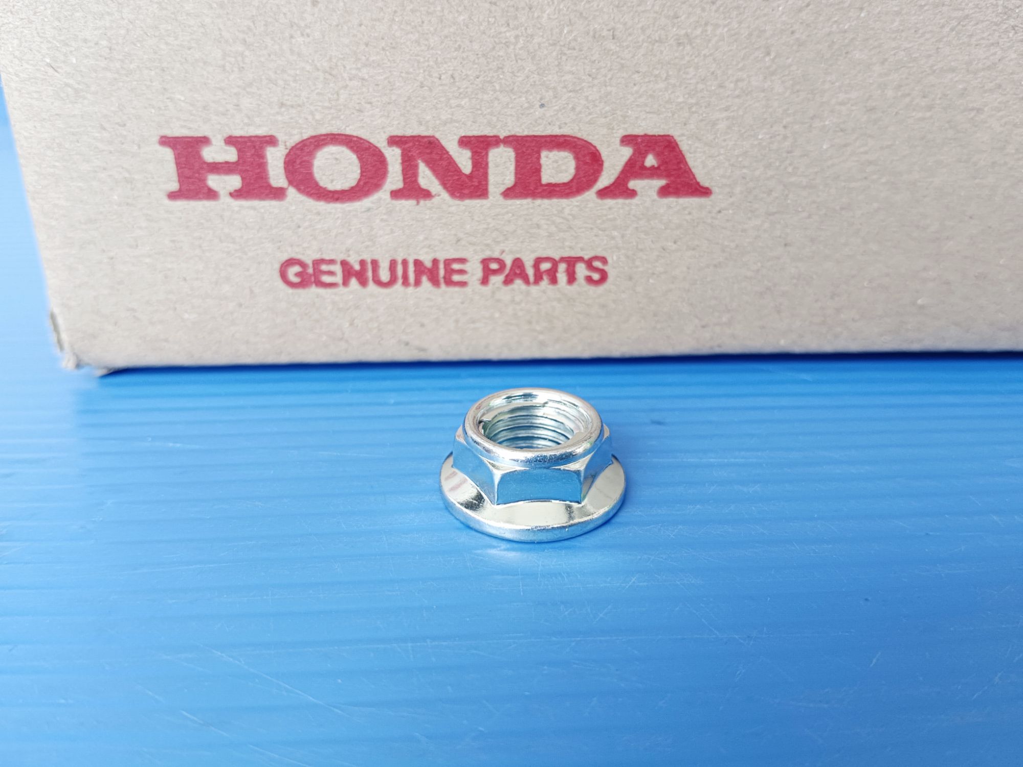 น็อตยึดขาตั้งข้างแท้HONDA PCX, CLICK, Scoopyi,ADVทุกรุ่น, Rebel 300 ...