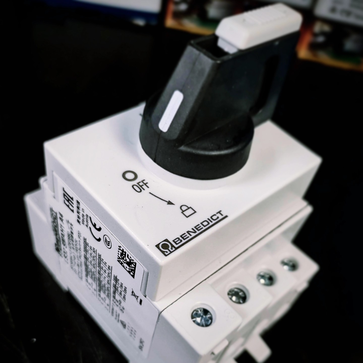 DC Switch Disconnector for solar cell Lockable / สวิทช์ ตัดต่อวงจร ...