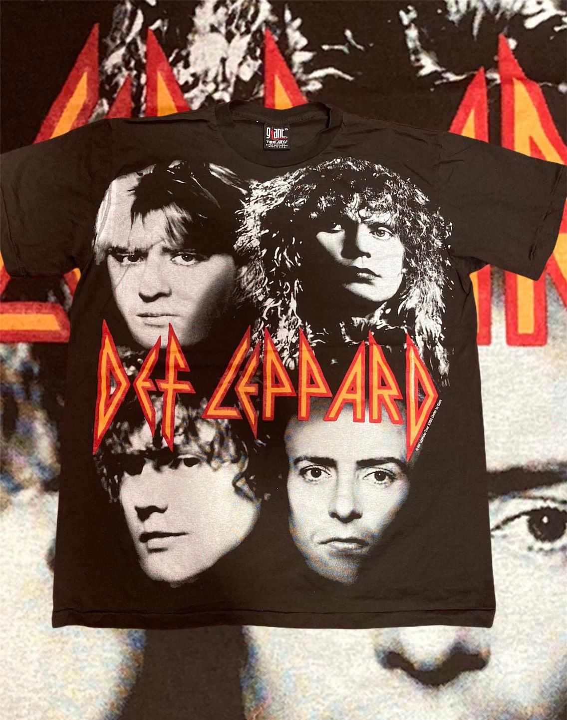 เสื้อโอเวอร์ปริ้นส์ Def Leppard สไตล์ปี90s - Vintage style clothes ...