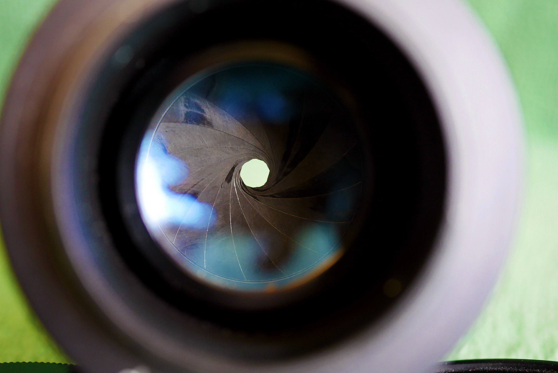 Optomax 135mm f2.8 PORTRAIT LENS (M42) in Leather Case - Nick's - ThaiPick