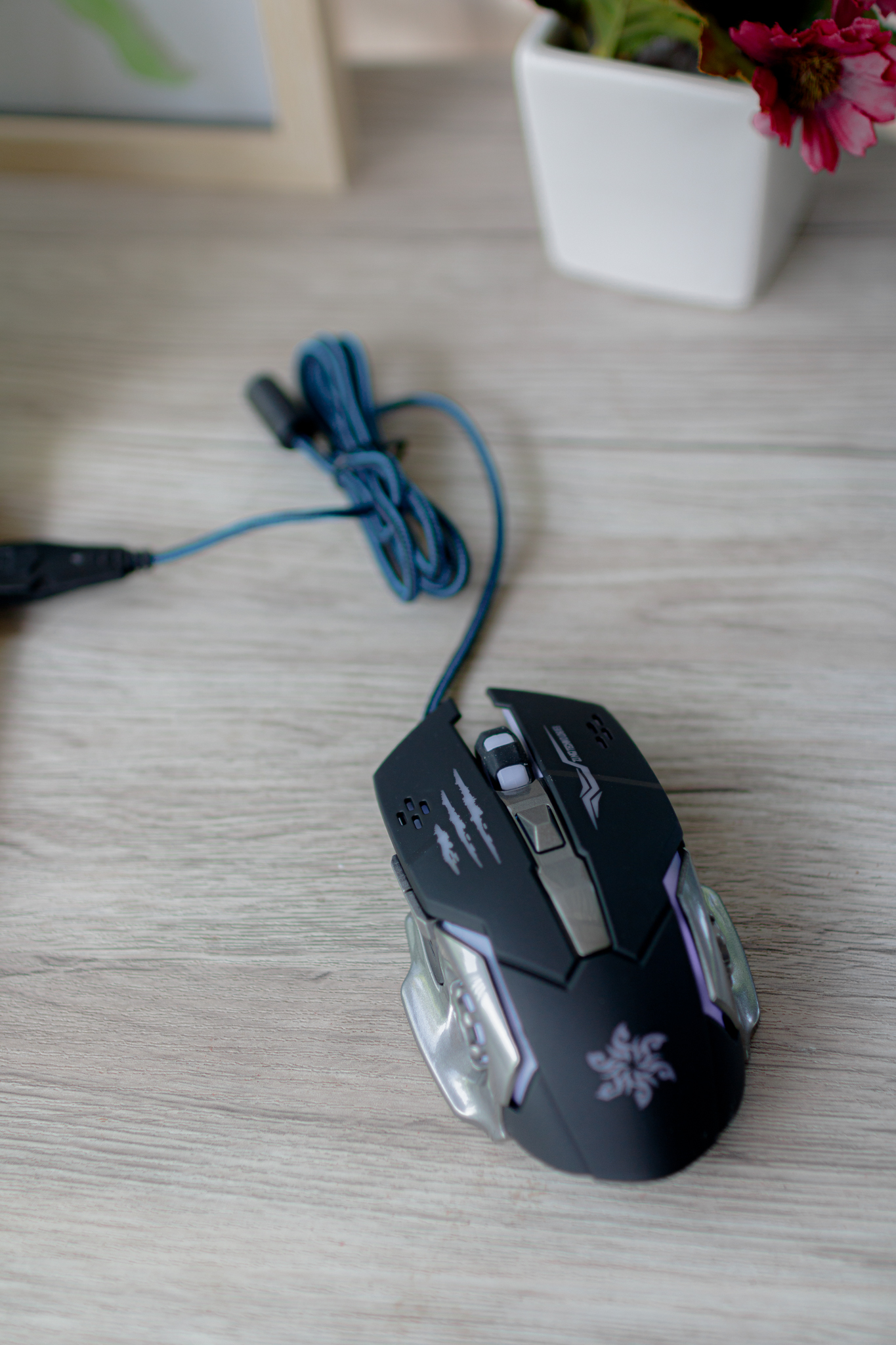 Gaming Mouse X1 เมาส์เพิ่มความเสถียรในการเล่นเกม สีสันสดใส7สี สำหรับ ...