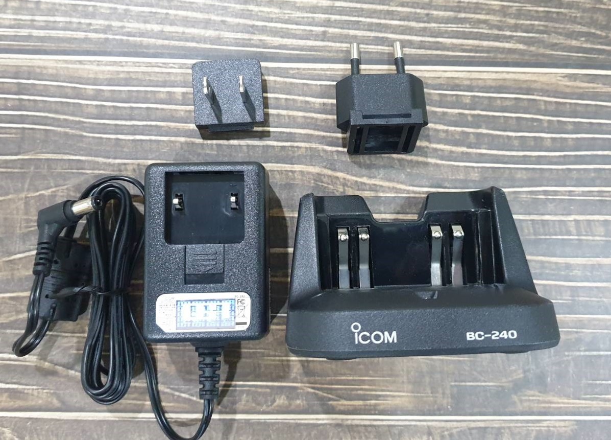 แท่นชาร์จแท้ ICOM BC-240 สำหรับชาร์จแบตเตอรี่วิทยุสื่อสาร IC-86FX , IC-V86 . IC-G86 | Lazada.co.th