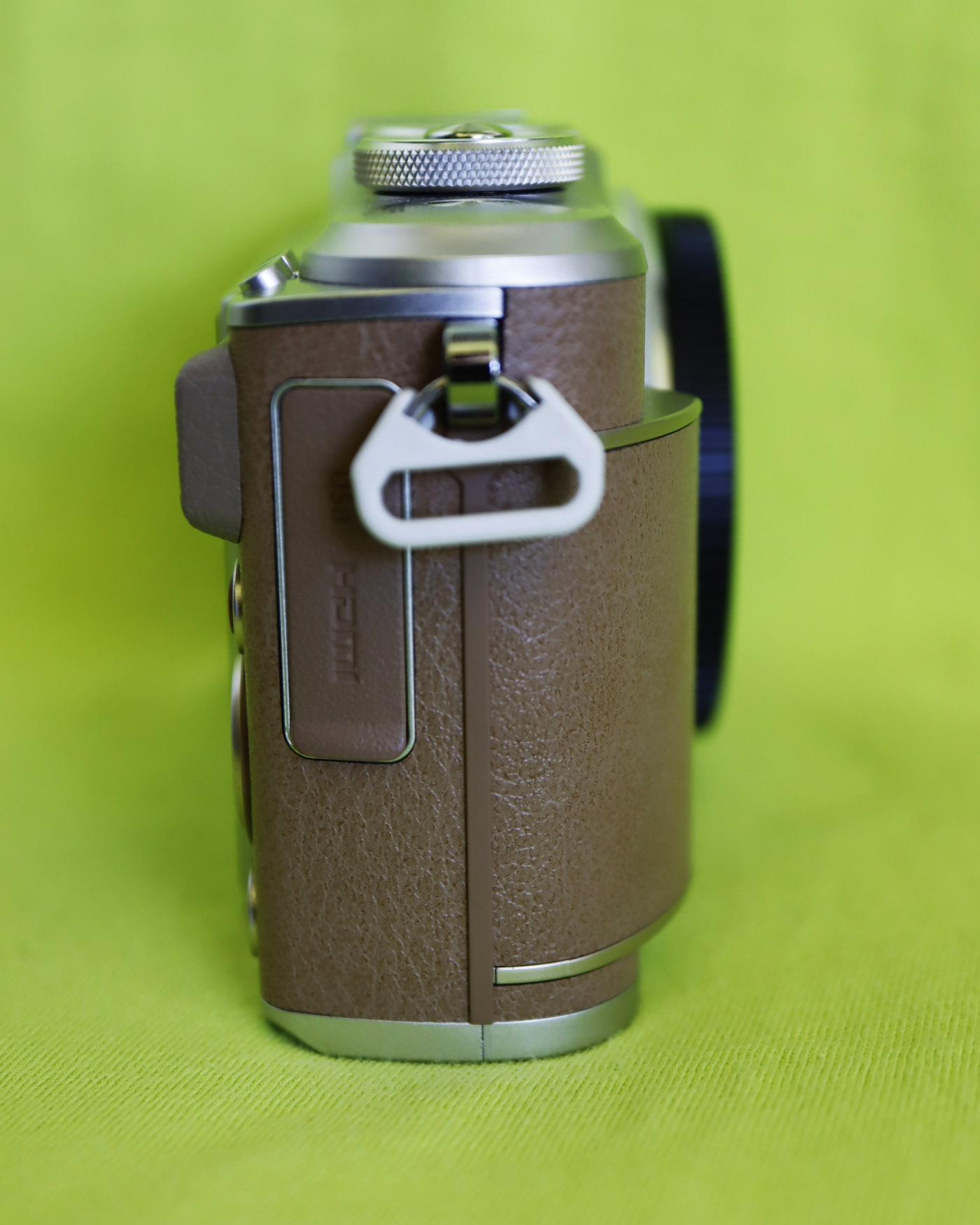 Olympus Pen E-PL9 Bluetooth Wi-Fi Mirrorless Digital Camera Brown Body ...