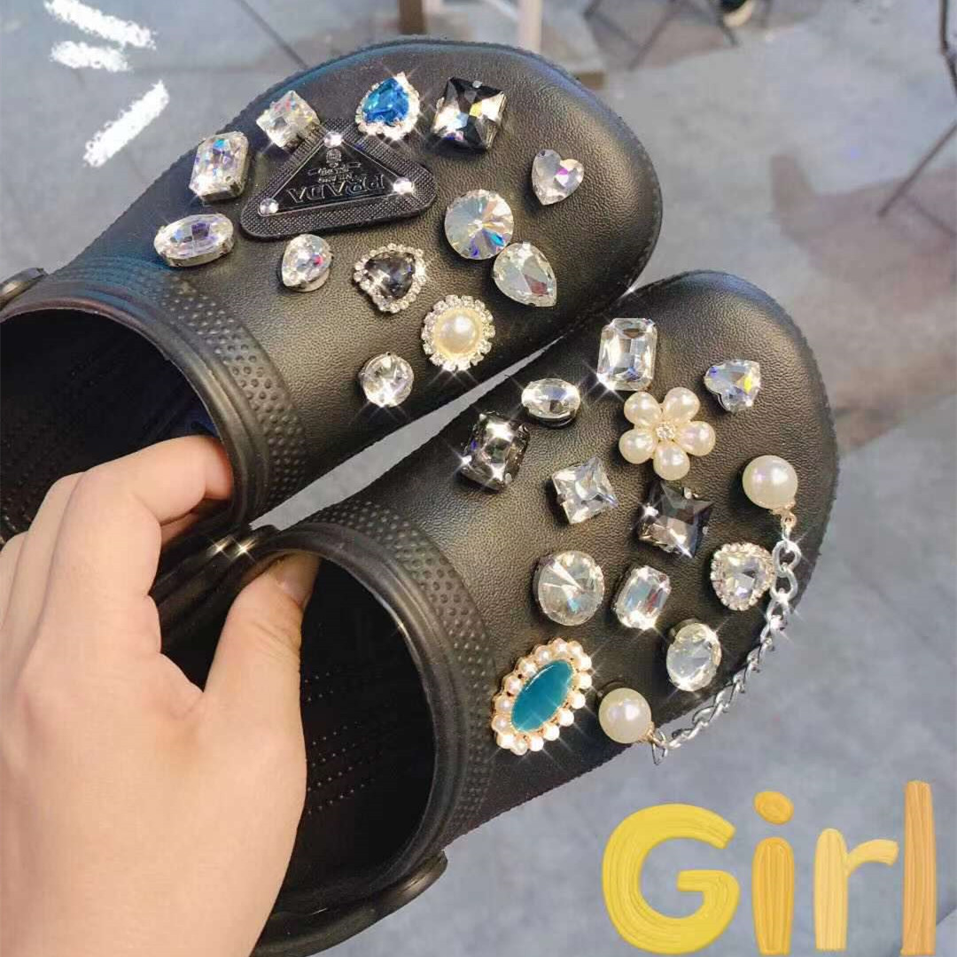 CROCS Jibbitz Paper Airplane ตัวติดรองเท้า - CROCS - ThaiPick