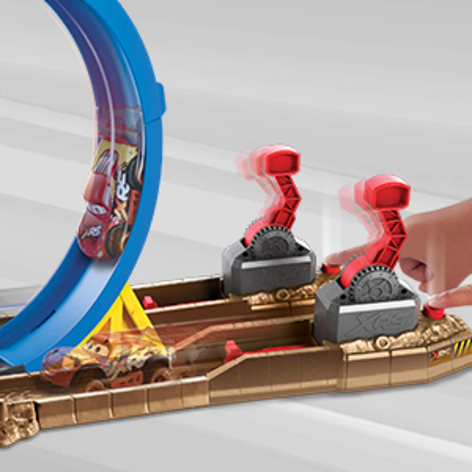 ชุดรางรถ Disney Pixar Cars XRS Mud Racing Crash Challenge Playset ...