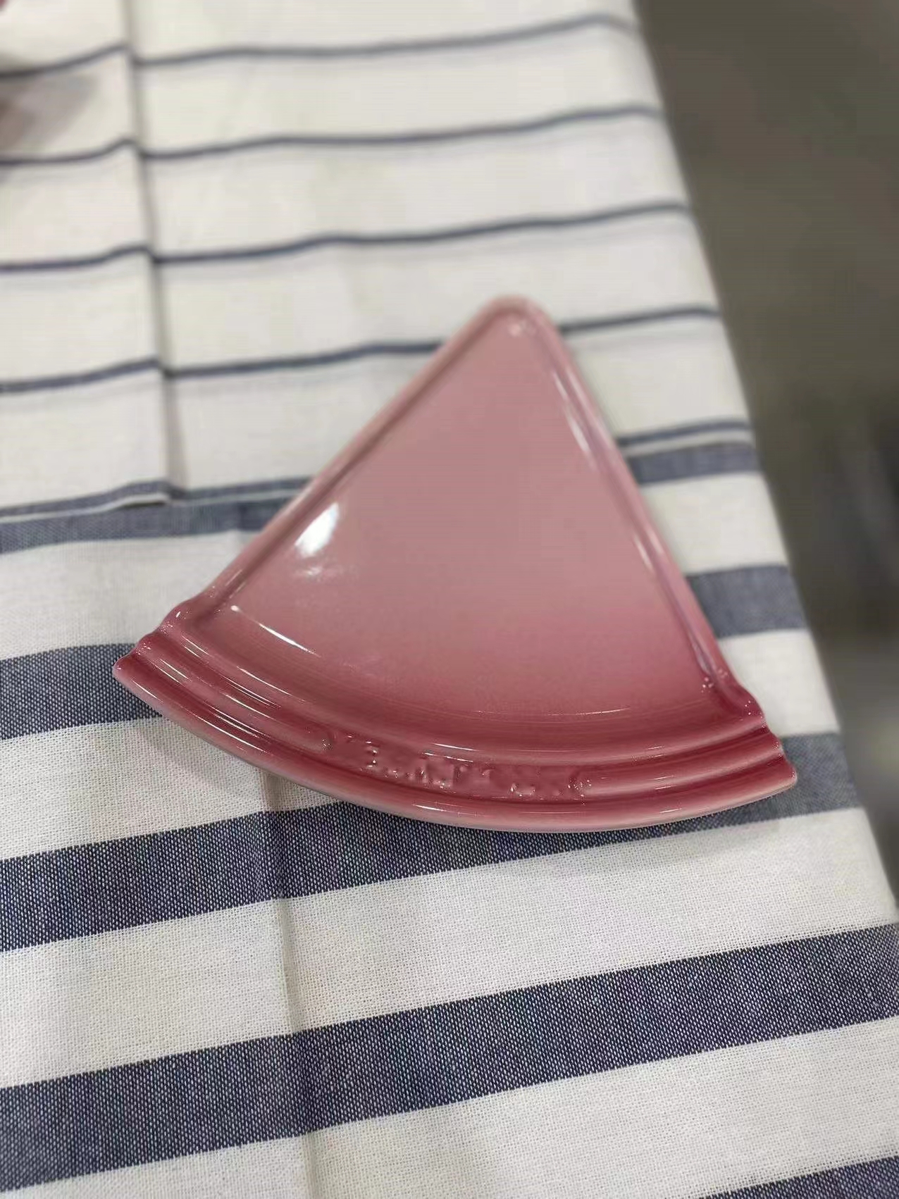 le creuset porcelain pizza pan triangular pan cake pan snack pan ...