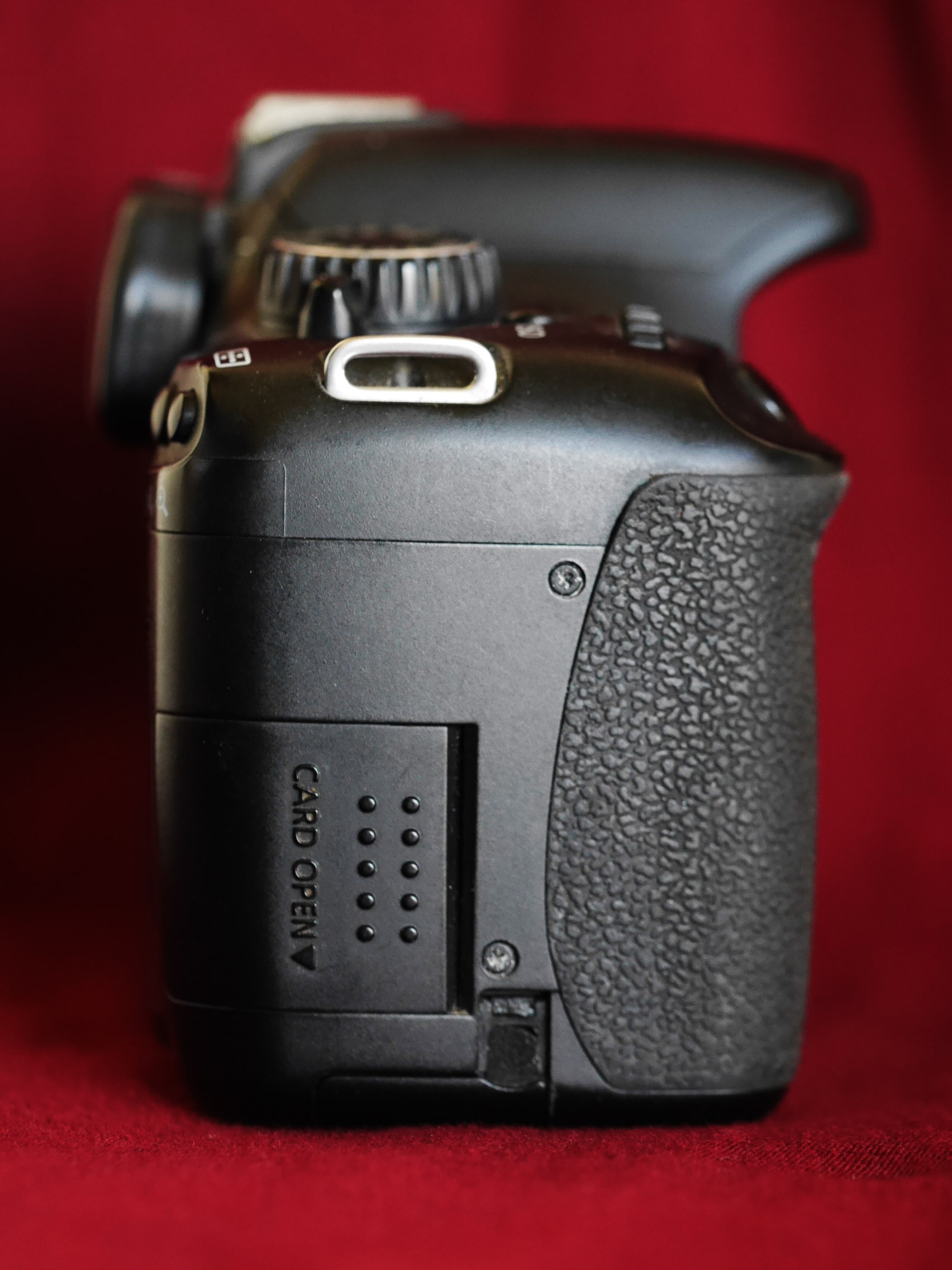 Canon EOS 550D ใช้หน่วยประมวลผลภาพใหม่ DIGIC 4 processor มีช่วงความไว ...