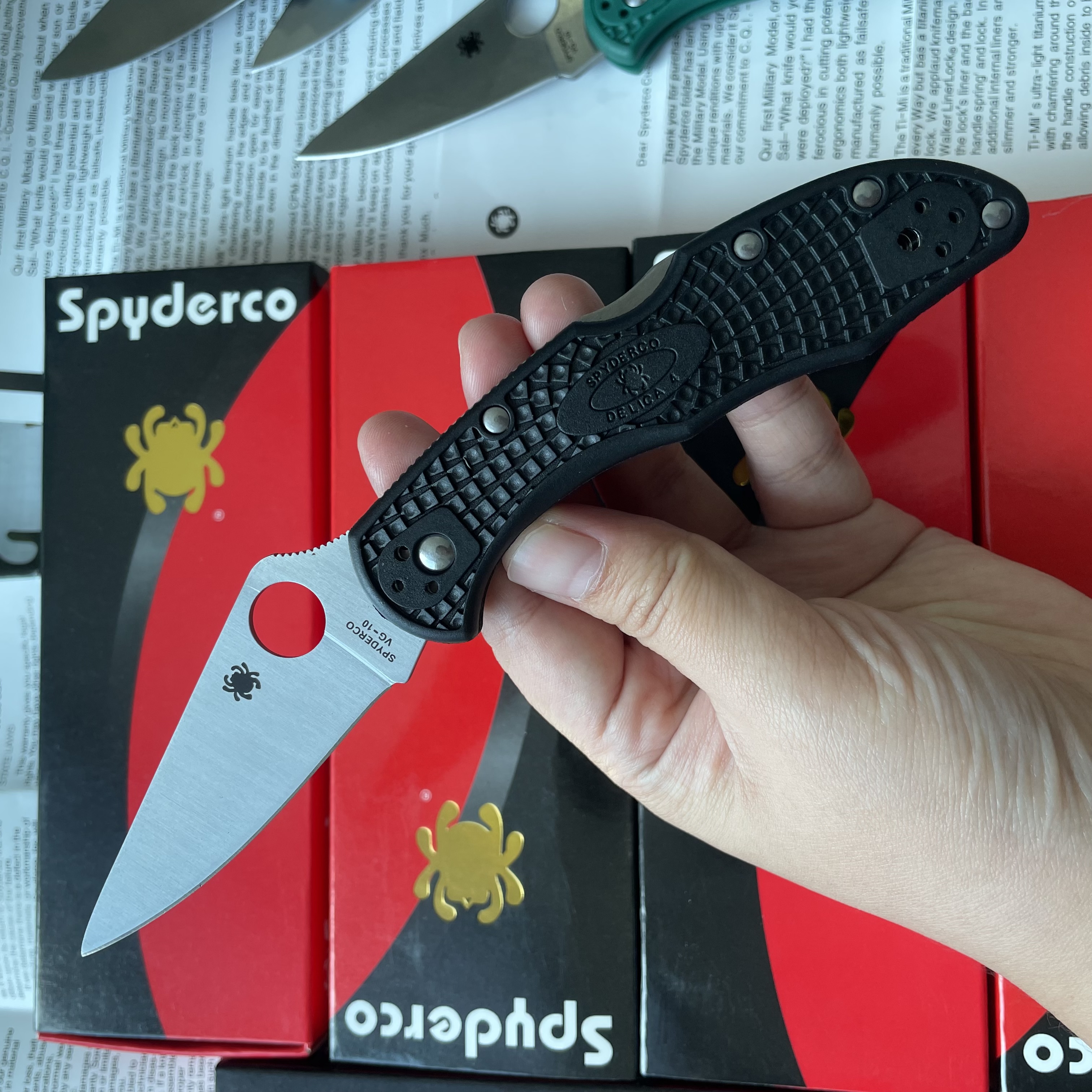มีดพับ spyderco VG-10 มีแมงมุมตัวน้อยสลักยุบนคลิบเหน็บทุกเล่ม มีดแคมป์ ...