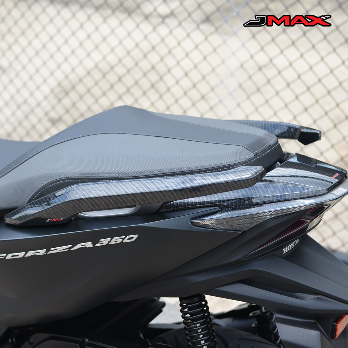 ครอบมือจับท้าย Forza 300 #ครอบทับ JMAX ตรงรุ่น ลายฟิล์มคาร์บอน 6D ...