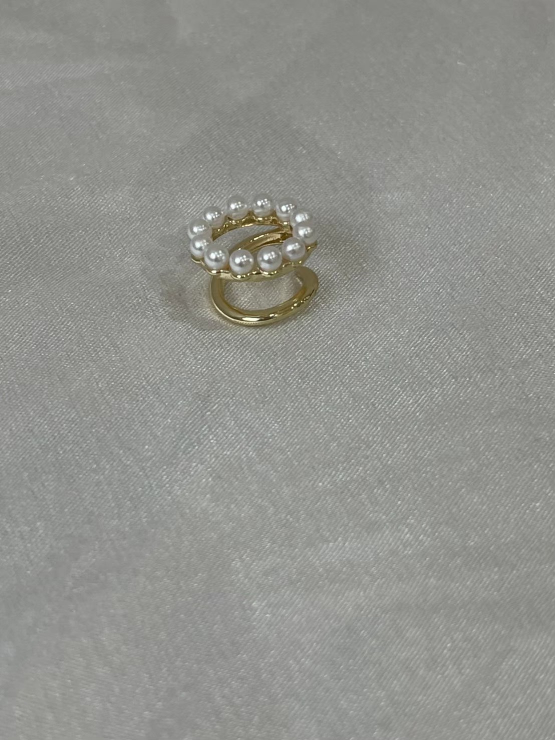 XO Earrings pearl earcuff - xo.thelabel - ThaiPick