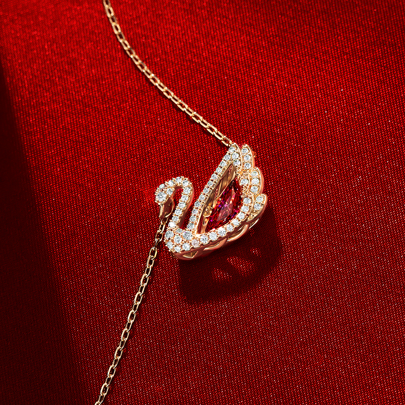 2021 Authentic Swarovski สร้อยคอ Blue and Red Swan DANCING SWAN ...