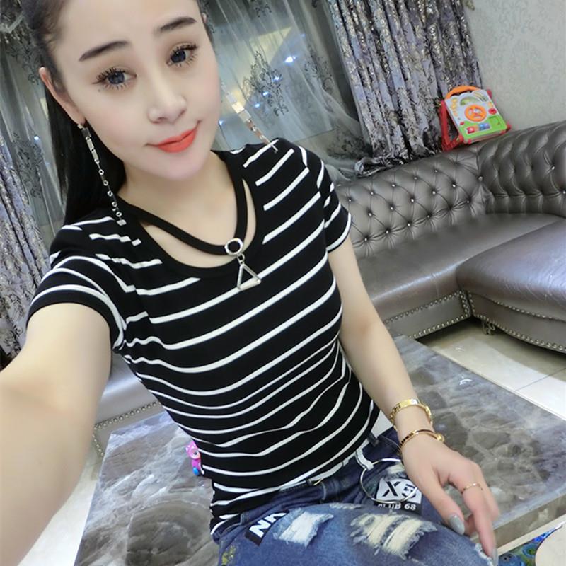 Kao Bao เสื้อยืดแขนสั้น ผ่าคอ มีสร้อยตรงกลาง ผ้านุ่มยืด - KaoBao - ThaiPick