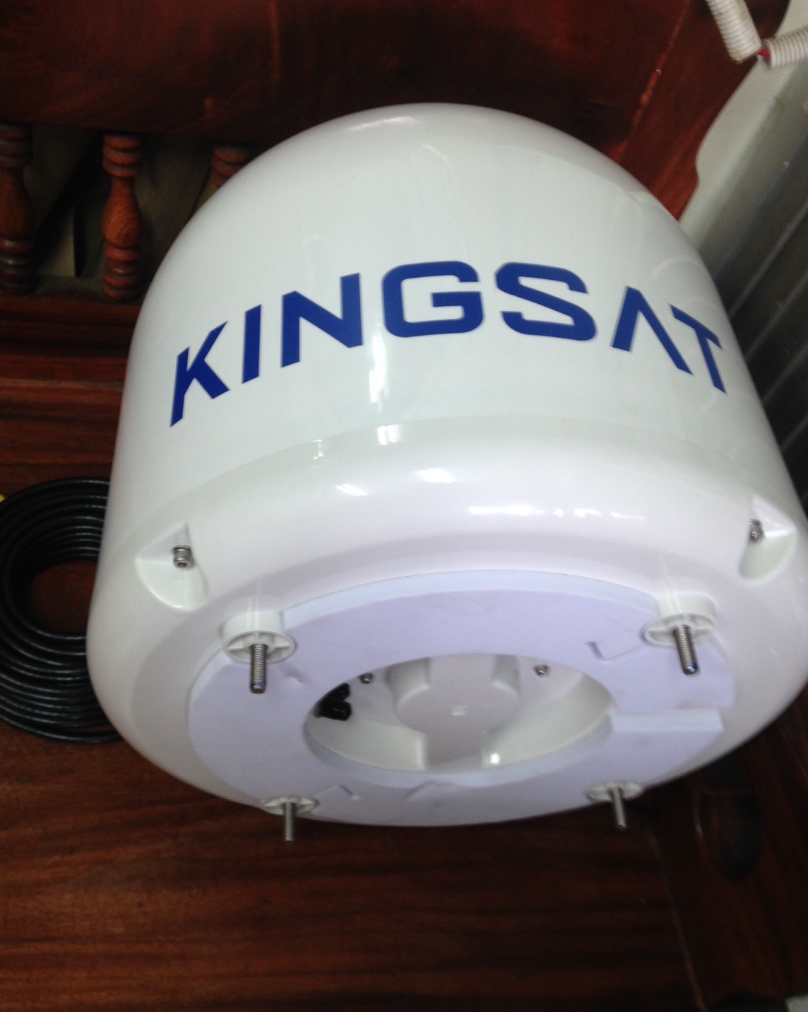 หัวสัญญาณทีวี KINGSAT Satellite TV Antenna พร้อมอุปกรณ์ติดตั้งครบชุด ...