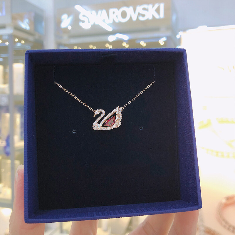 2021 Authentic Swarovski สร้อยคอ Blue and Red Swan DANCING SWAN ...