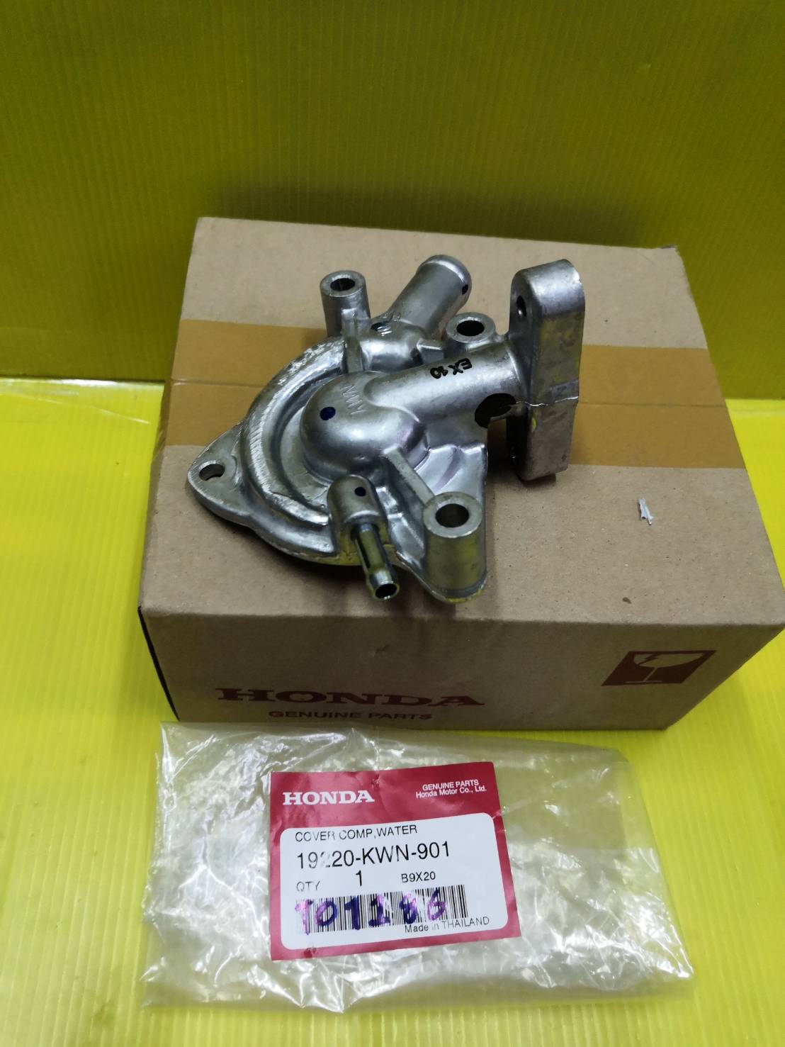 ฝาครอบปั้มน้ำ PCX125 แท้เบิกศูนย์HONDA ส่งฟรี 19220-KWN-901 ...