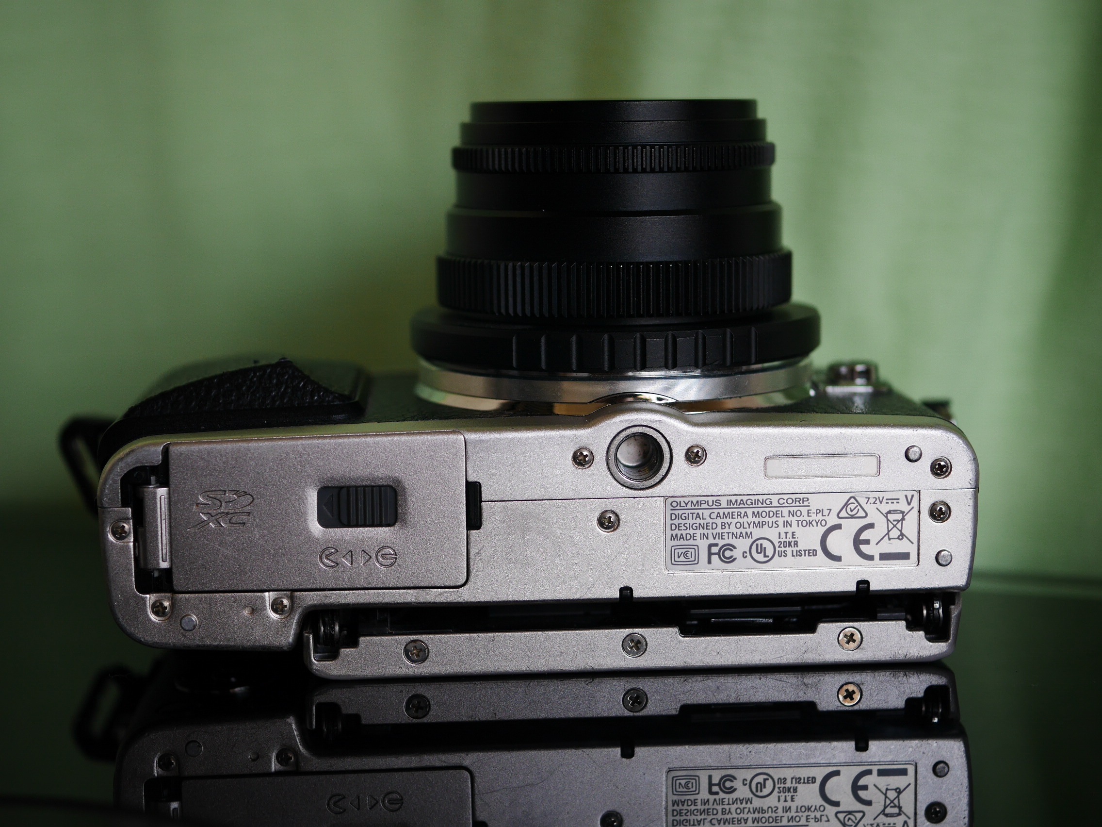 Olympus Pen E-PL7 Mirrorless Digital Camera Black Silver with 35mm F1.6 ...