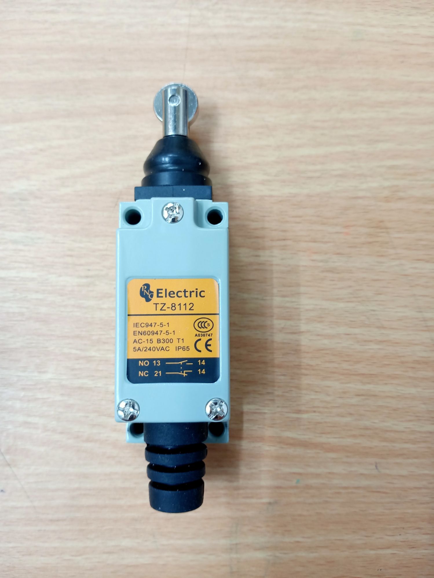 LIMIT SWITCH TZ-8112 ลิมิตสวิทช์ 5A250V ของใหม่พร้อมส่ง - Banmoh Electronic - ThaiPick