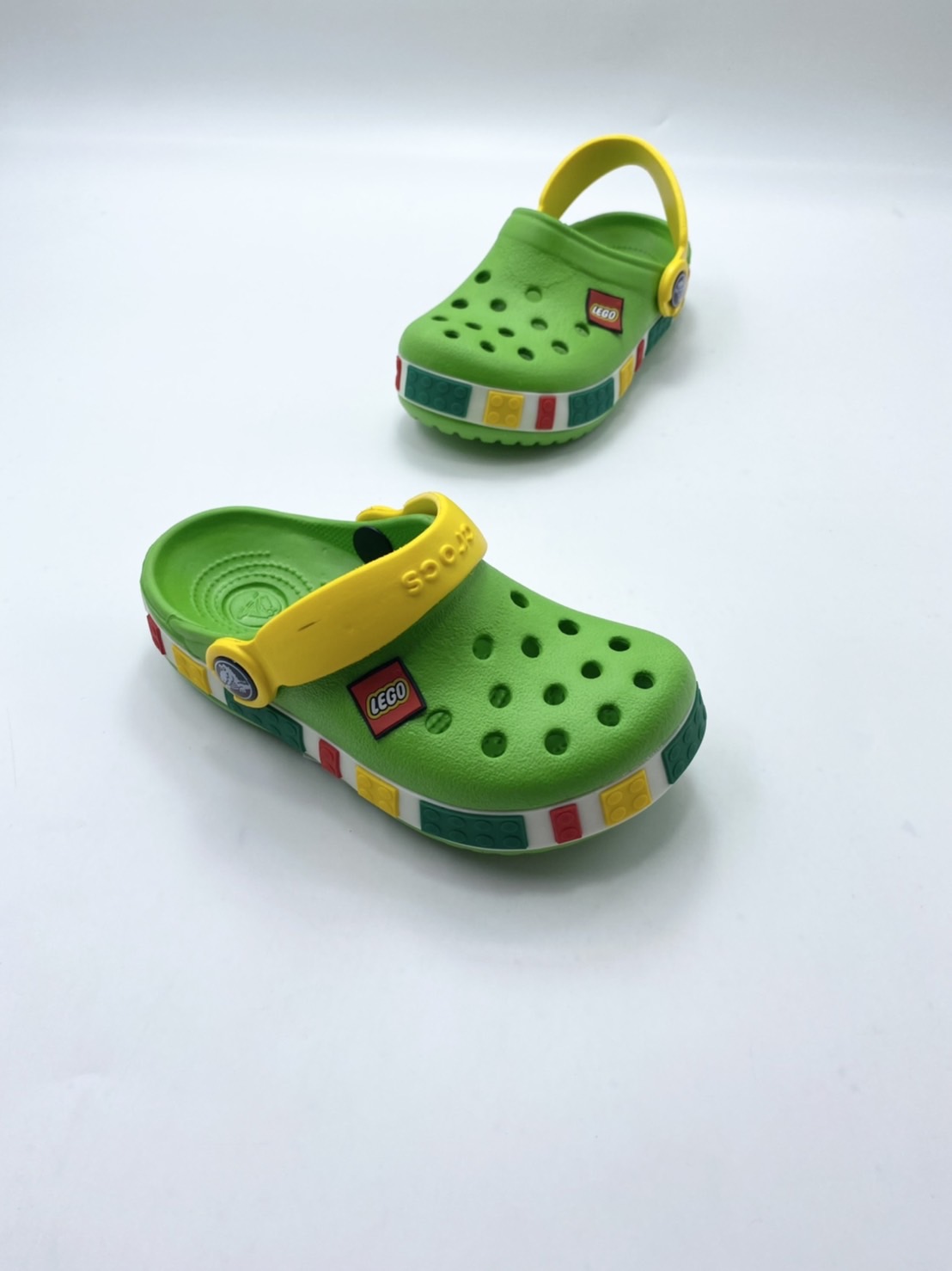 พร้อมส่ง รองเท้า เด็ก kids Crocs Crocband Lego Clog - Top Crocs - ThaiPick