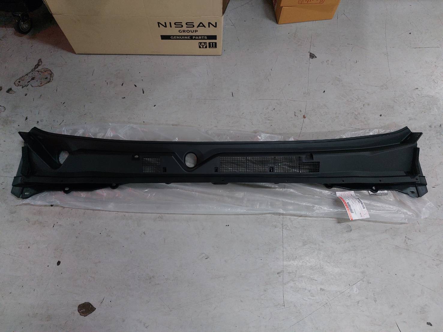 พลาสติกแผงใต้กระจกบังลมหน้า NISSAN NAVARA D23T NP300 66862-4JA0A (เป็น ...