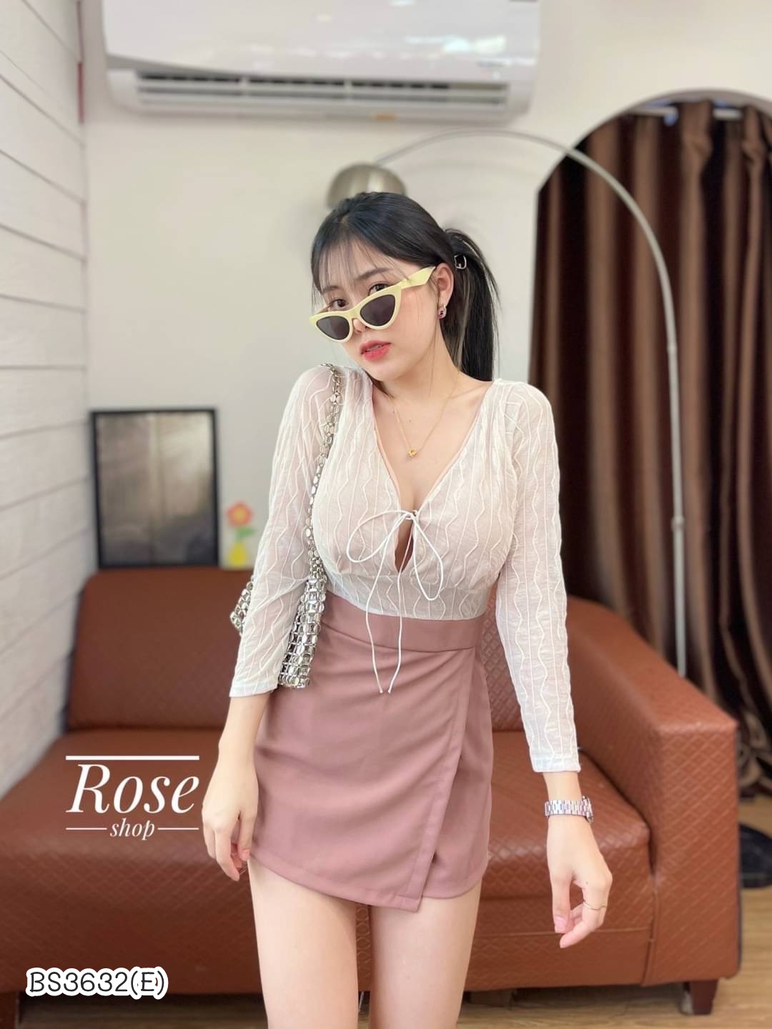 BS3632 จั้มสูทป้ายหน้าเว้าหลัง จั้มสูทขาสั้น - fashion online by2a - ThaiPick