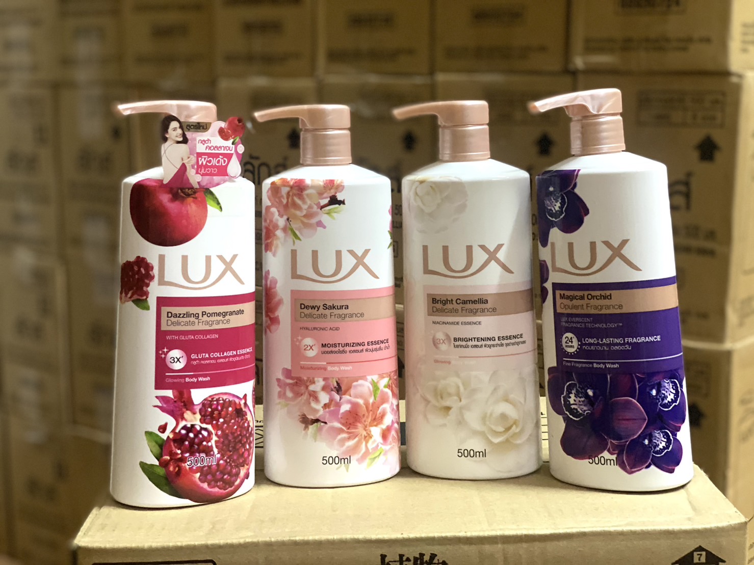 (Lux) ลักส์ ครีมอาบน้ำซอฟท์ โรส ผิวดูกระจ่างใส มีออร่า 500 มล - บ้านโชห่วย - ThaiPick