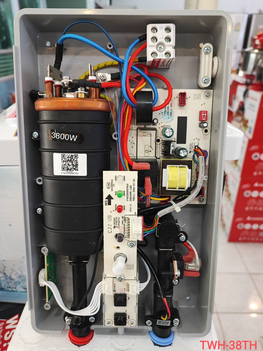 TOSHIBA เครื่องทำน้ำอุ่น ขนาด 4500 วัตต์ รุ่น DSK45S5KW - MixASale