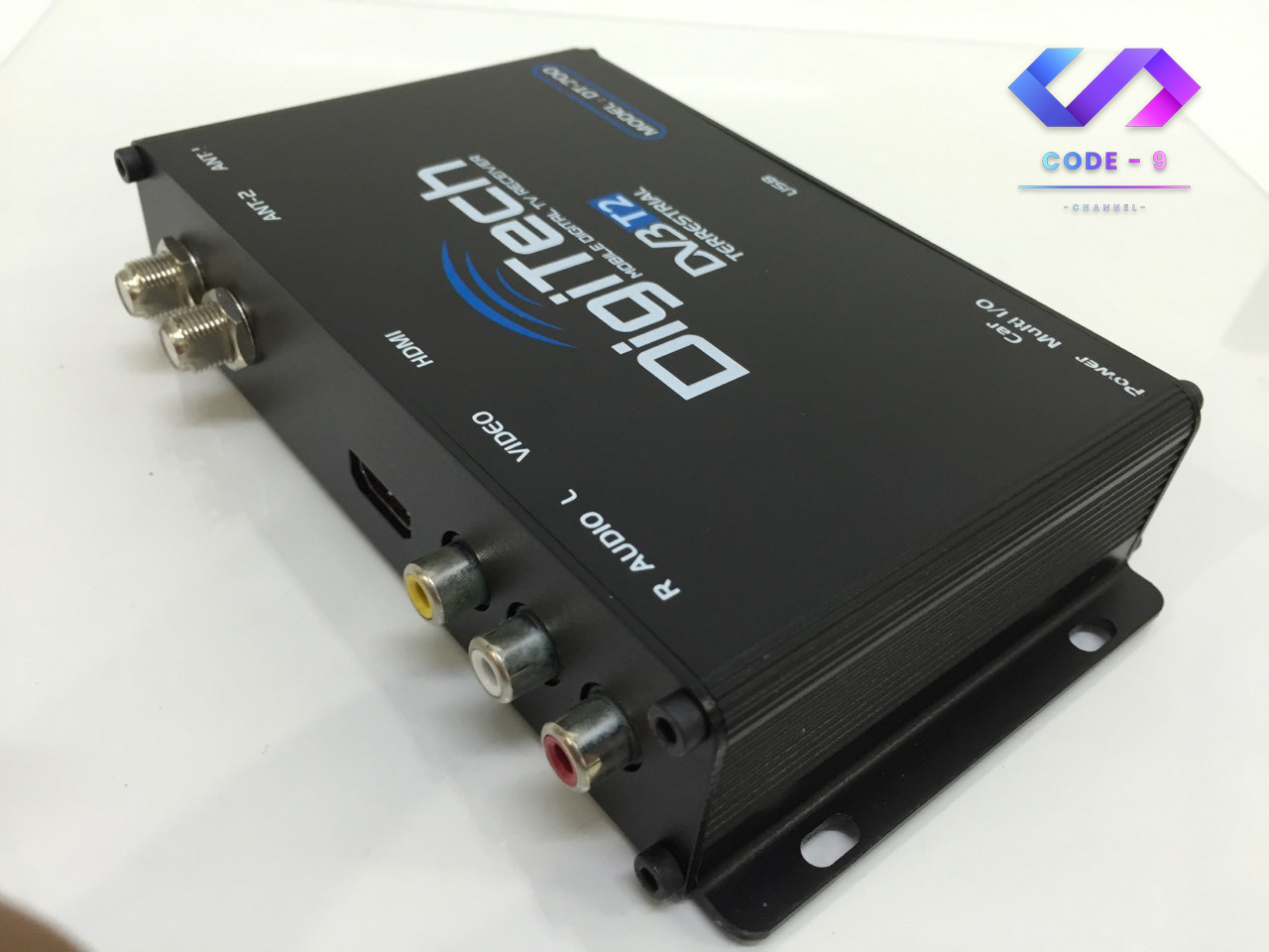 กล่องทีวีดิจิตอลรถยนต์ DIGITECH DT-700 เสาสัญญาณทีวี 2 ชุด AV Line out ...