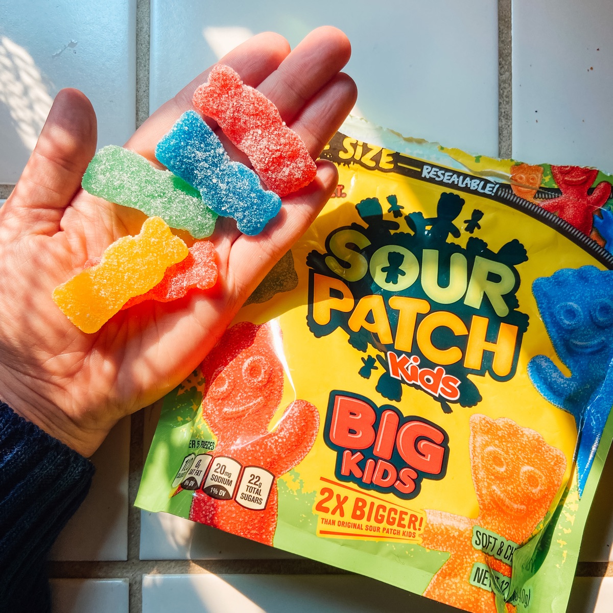 SOUR PATCH KIDS เยลลี่เคี้ยวหนึบเปรี้ยวหวาน ขนมอเมริกา (2-3.5 oz ...
