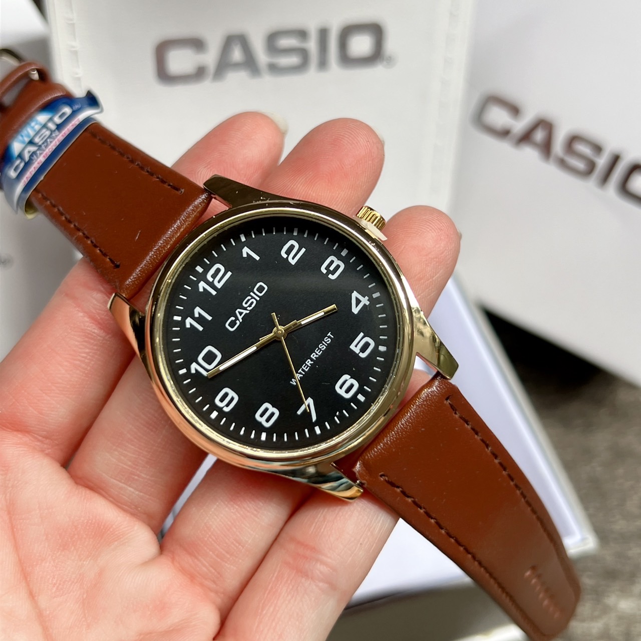 Watchtime นาฬิกาข้อมือคู่รัก หน้าปัดขนาด 30,38มม. สายหนัง พร้อมกล่อง ...