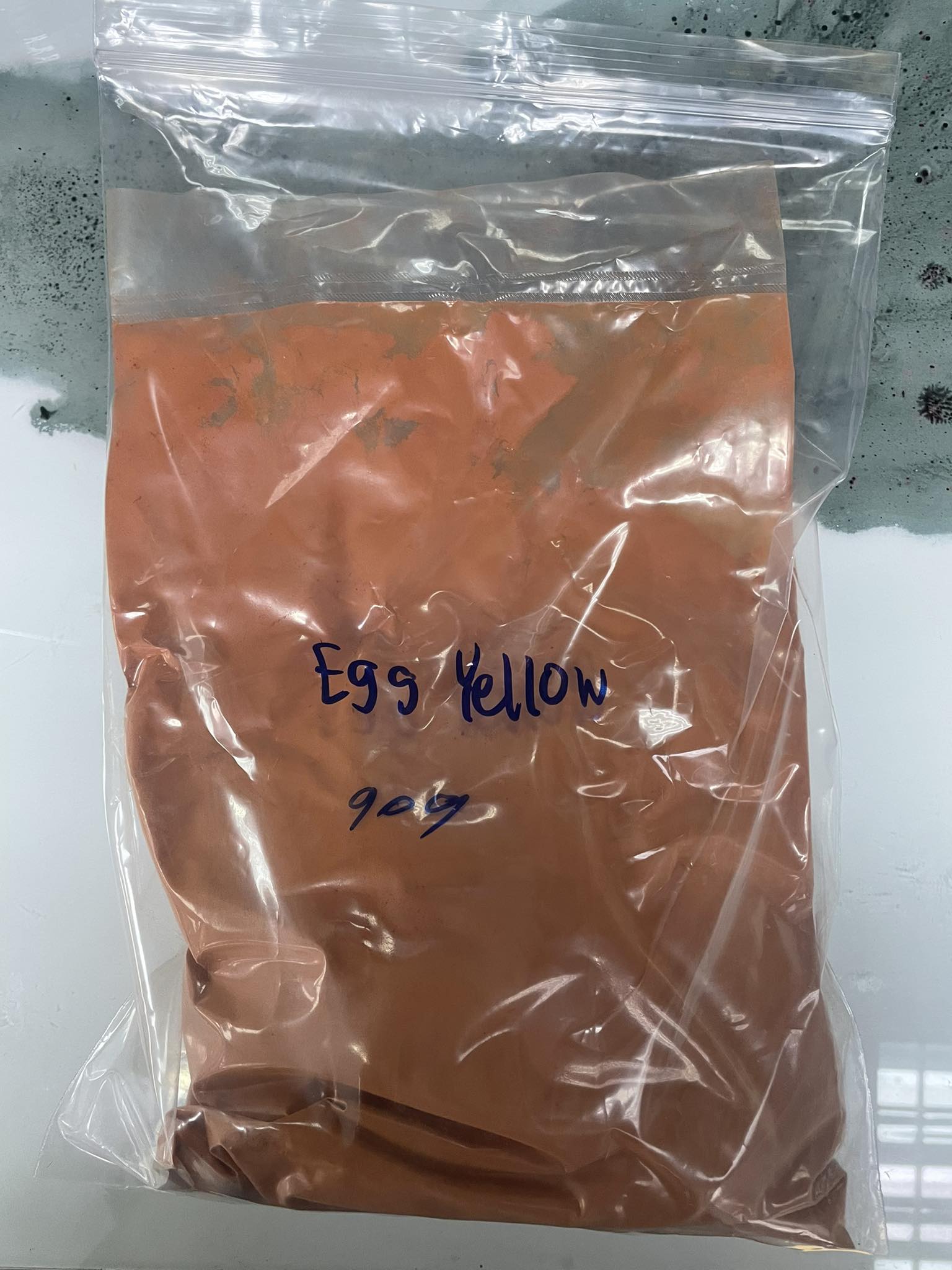 สีผสมอาหารสีเหลืองไข่แบบผง (สีละลายน้ำ) Egg Yellow 909 แบ่งบรรจุ 1 กก. ...