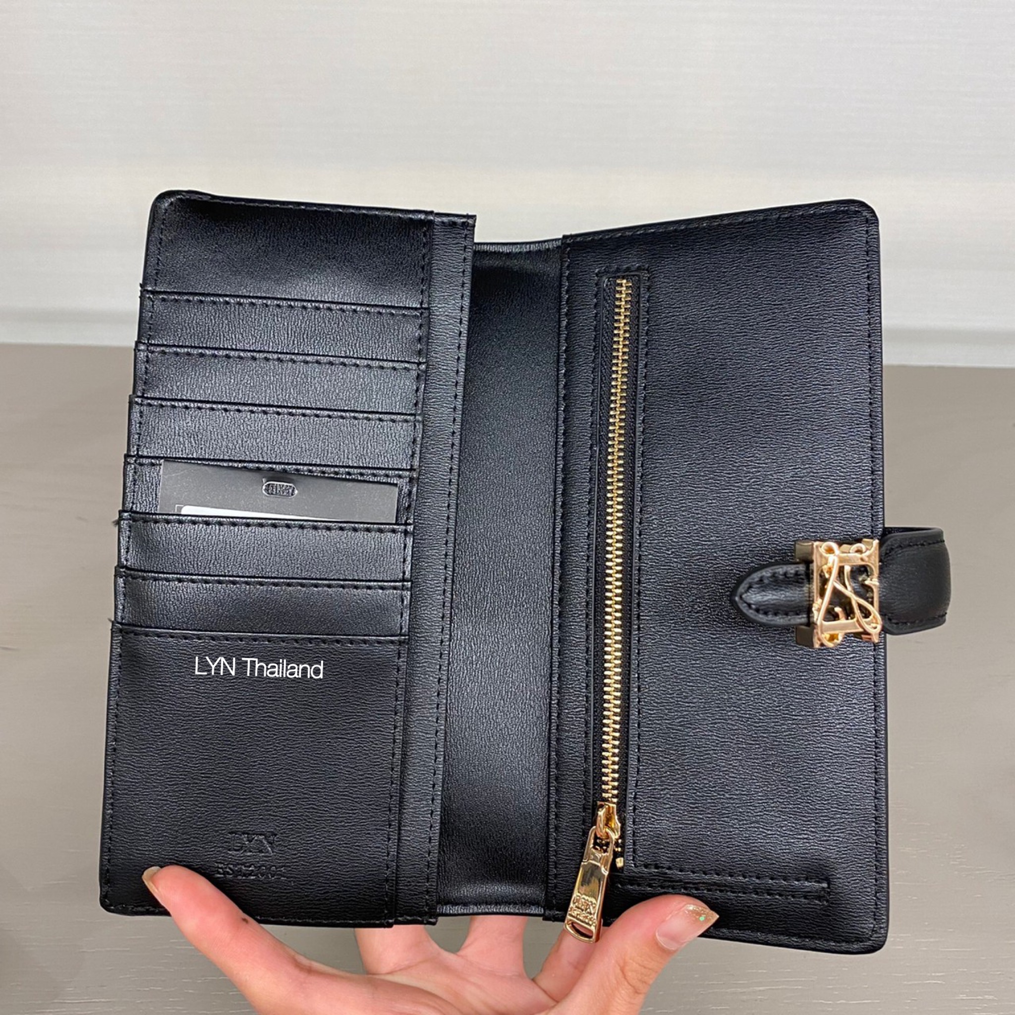 กระเป๋าสตางค์LYN รุ่น Collins Long Wallet - LYN Thailand - ThaiPick