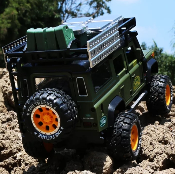 1:28 Camel Land Rover Defender Alloy Racing รถ Diecast & การจำลองของ ...
