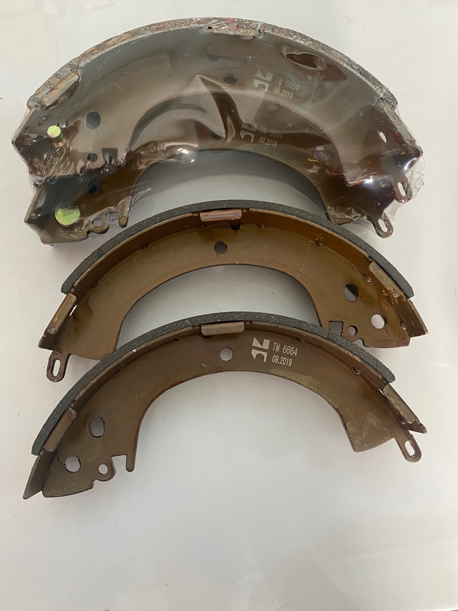 ผ้าเบรคหลังมิตซูไซโคลนL.200 1คันรถ - livea4 - ThaiPick