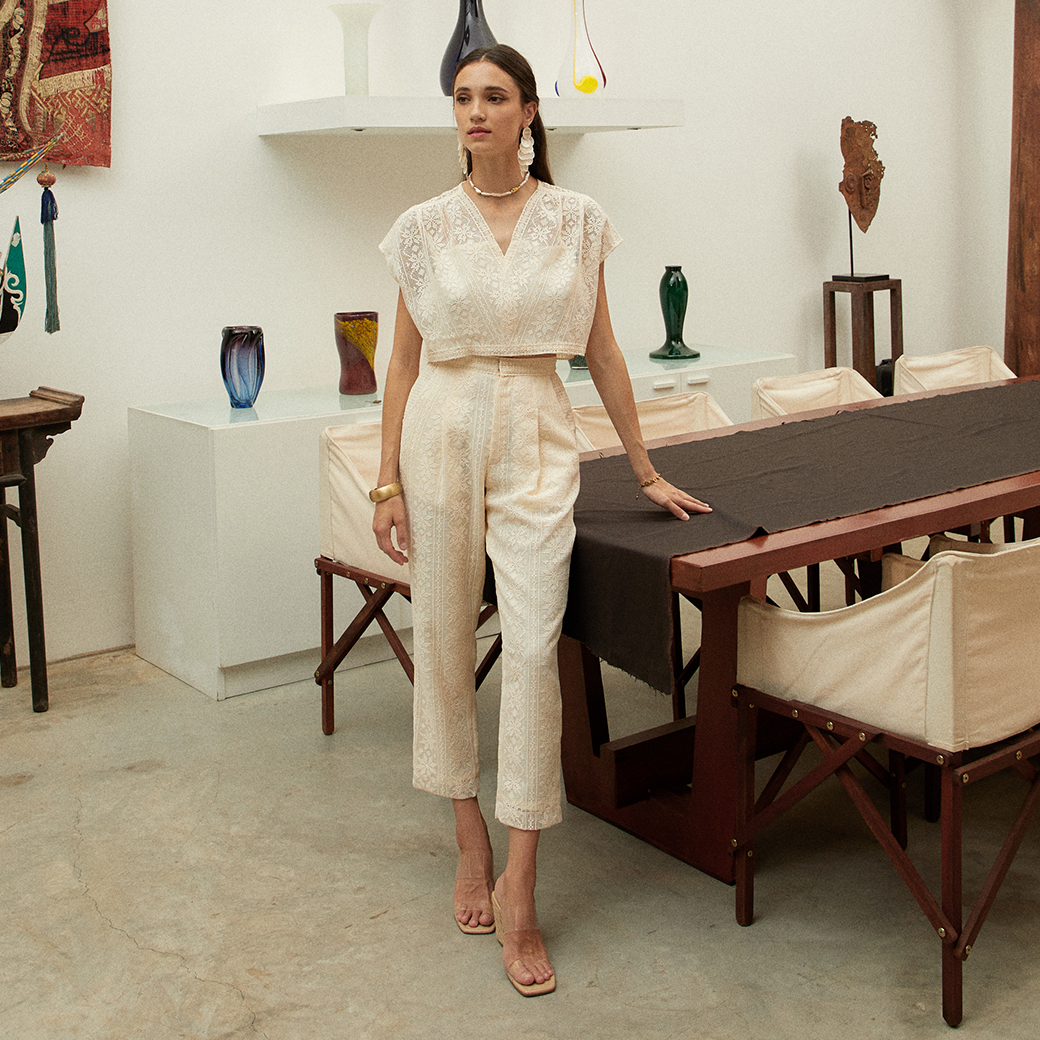 ( พร้อมส่ง ) NEW !! Perana : เสื้อลูกไม้ ISABLE CROP - PeranaBrand ...