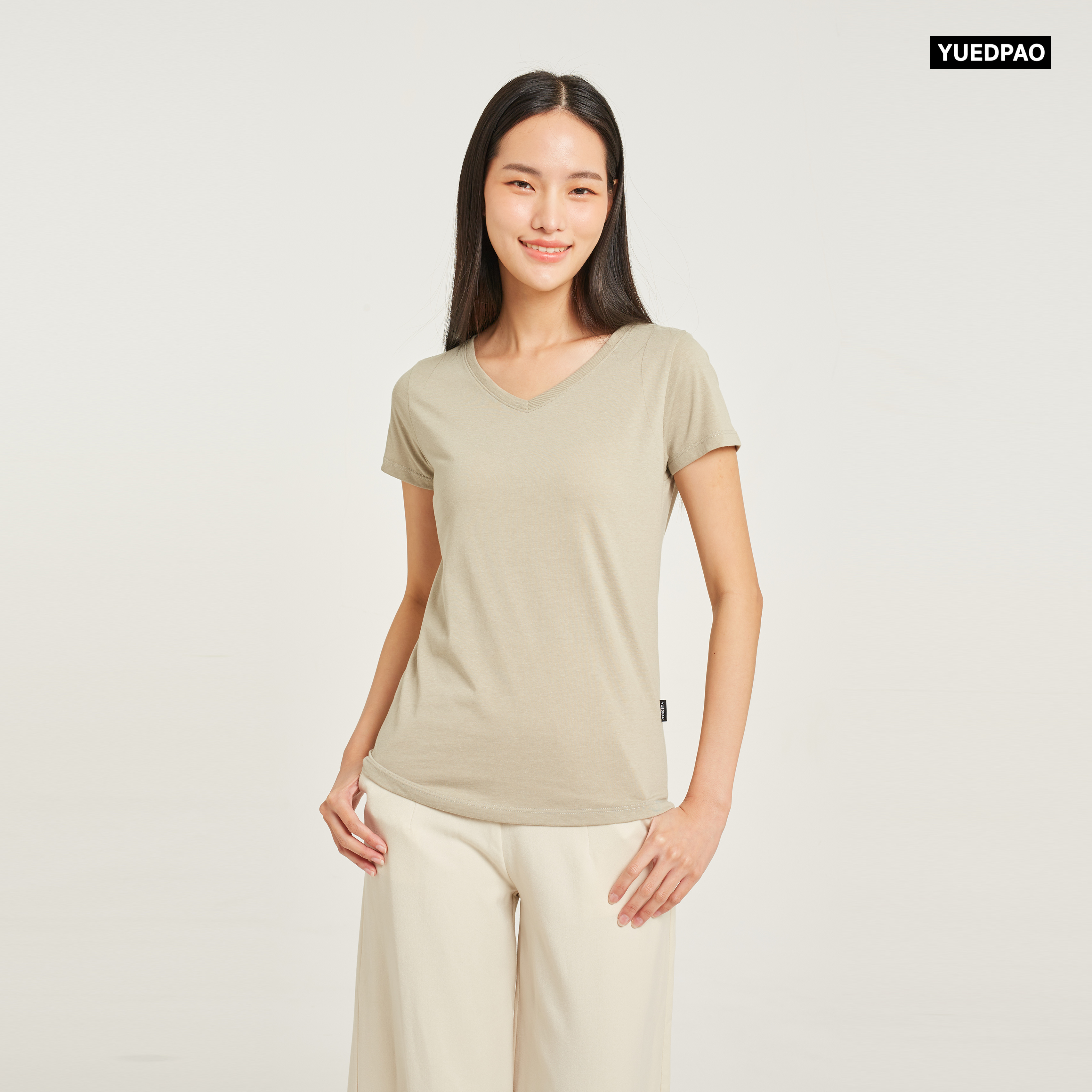 Yuedpao เสื้อยืดผู้หญิงคอวี ทรงเข้ารูป ไม่ย้วย ไม่หด ไม่ต้องรีด ใส่สบาย basicstyle เสื้อยืดคอวี ...