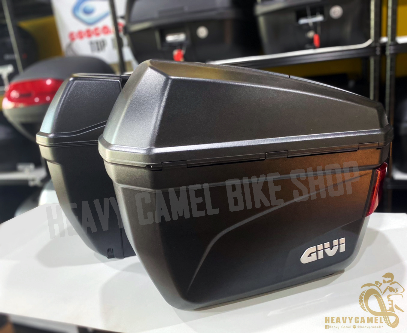 กล่องข้าง GIVI E22N ขนาด 22 ลิตร พร้อมแร็คข้าง - เฮฟวี่ คาเมล ไบค์ช็อป - ThaiPick