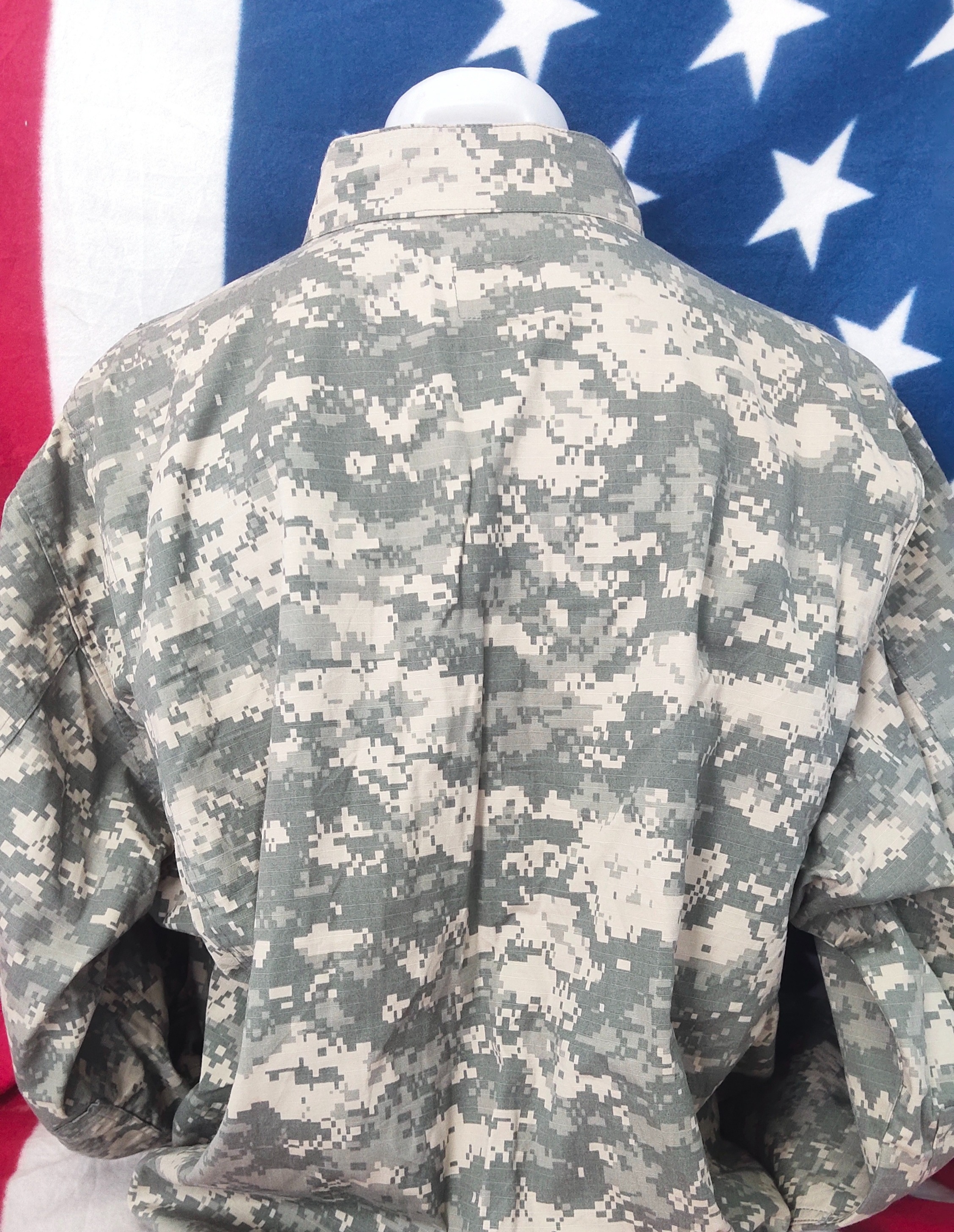 เสื้อทหารสหรัฐใหม่(กริ๊ป) COAT-ACU Size: XX-LARGE REGULAR ไหล่23.5"/อก ...