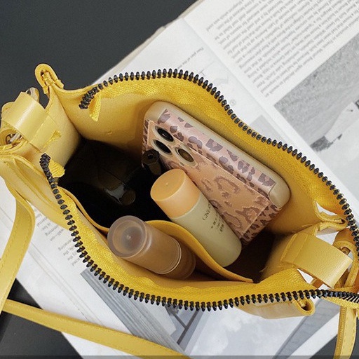 GUCSELECTED(B1812) กระเป๋าหนังสะพายข้าง ทรงสี่เหลี่ยม มีซิป ขนาดเล็ก ใส่โทรศัพท์มือถือได้ - GUC ...