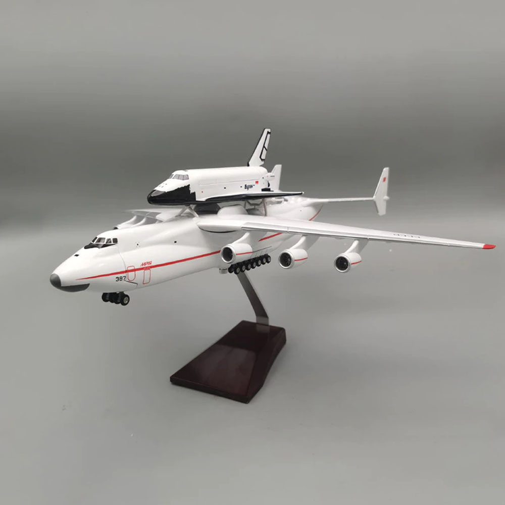 Antonov AN-225 AN225 Mriya with the Buran Russian Space Shuttle ...