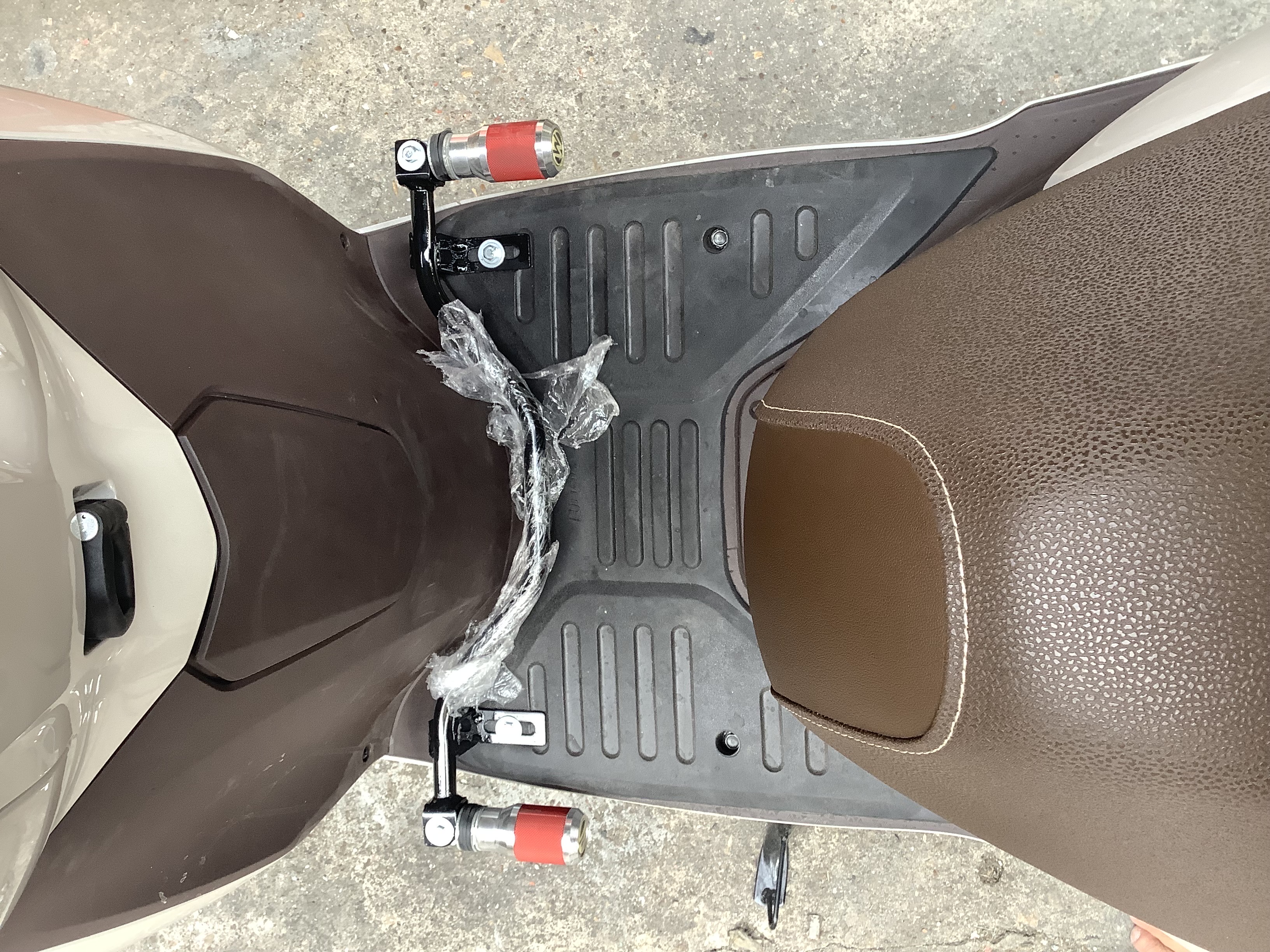 ที่วางเท้า บาร์พักเท้า มอเตอร์ไซต์เฉพาะรุ่น Honda Lead (eSP+ 4 วาล์ว ...